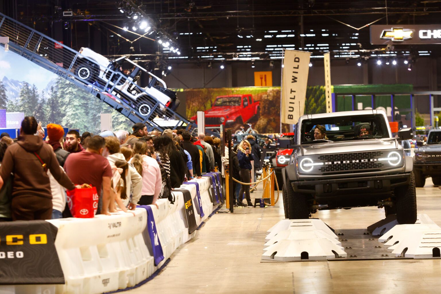 Test Drives and Tracks – Chicago Auto Show